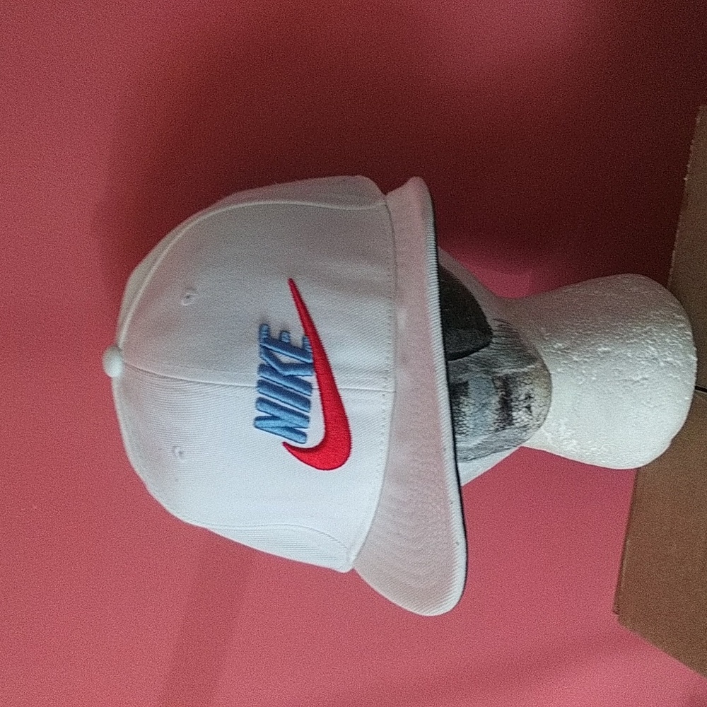 Nike Pro Hat 1sz $34+Free Hat. - Gem